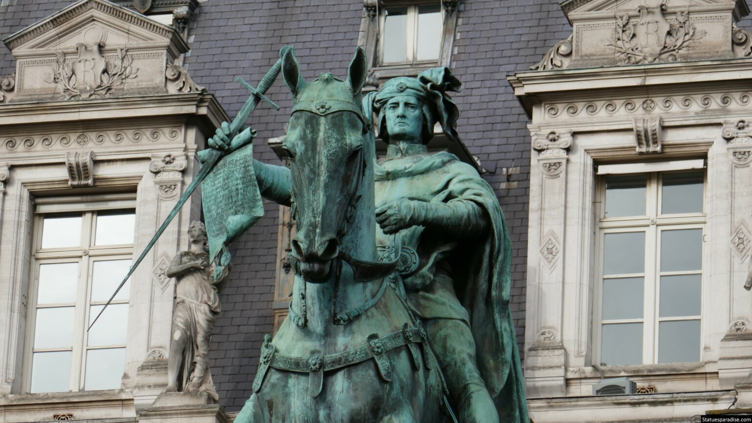 Statue of Etienne Marcel – Statue d’Etienne Marcel – Paris 94 Quai de l ...